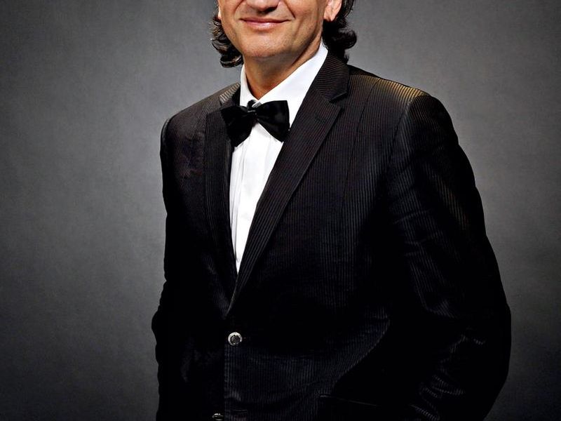 Roberto Molinelli firma con Edizioni Curci | Rockol MusicBiz