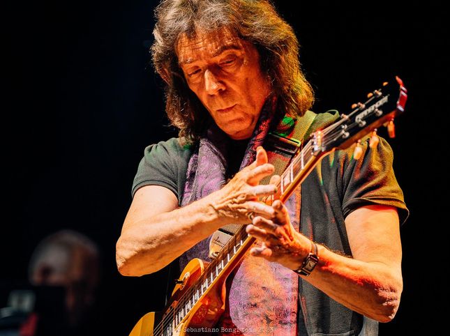 √ Il pensiero di Steve Hackett sul paragone tra Genesis e Marillion ...