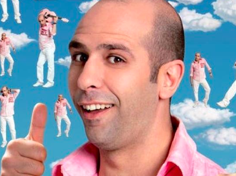 √ Checco Zalone, a partire da “Siamo una squadra fortissimi” - Rockol