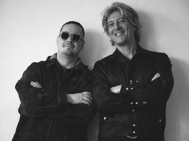 √ La ribellione rock di Giulio Cesare, con Federico Poggipollini - Rockol