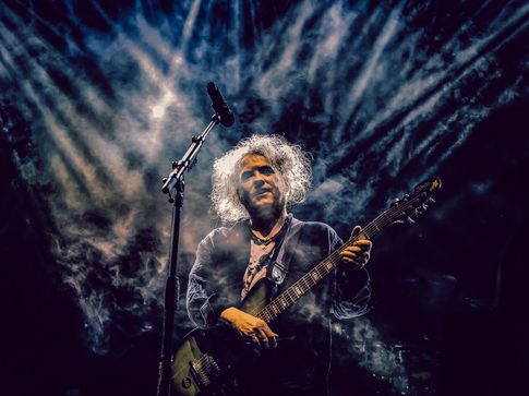 √ Perdersi e ritrovarsi nella notte dei Cure, in concerto a Firenze ...