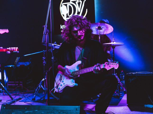 √ Elvio Carrieri (i Winstoned), il debutto come scrittore - Rockol