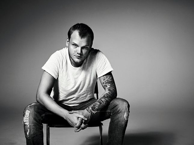√ Addio ad Avicii: il DJ e produttore svedese è morto a 28 anni - Rockol