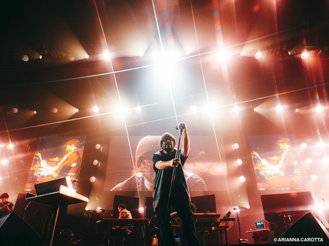 √ Calcutta: il nuovo album esce tra 9 giorni - Rockol