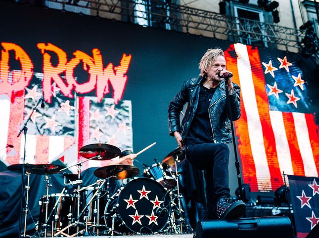 √ Skid Row, esce il primo album dal vivo della loro storia - Rockol