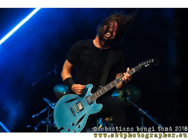 √ La sera in cui i Foo Fighters entrarono nella cultura pop USA - Rockol