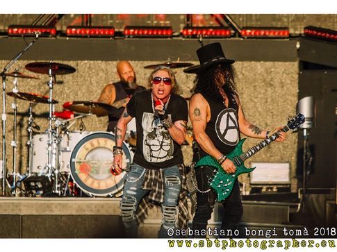 √ Guns N' Roses, due nuove canzoni e tour mondiale - Rockol
