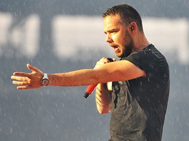 √ One Direction nel video di Steal my girl Danny DeVito - Rockol