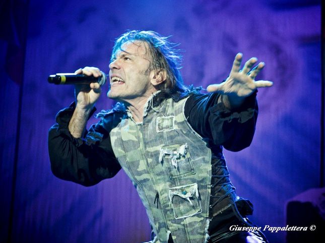 √ Iron Maiden, Dickinson: "Mollerò prima di usare basi registrate" - Rockol