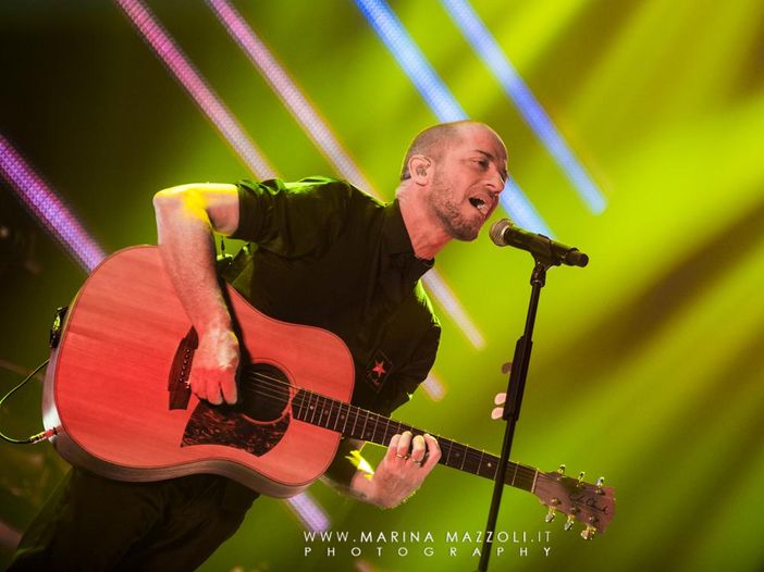 √ Raf: la nuova canzone è 'Samurai', in duetto con il figlio D'Art - Rockol