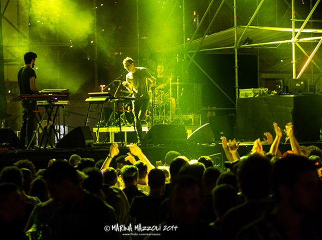 √ Dopo 9 anni I Cani sono tornati a cantare su un palco - Rockol