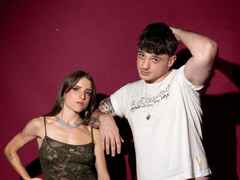√ Olly e Angelina Mango insieme in "Per due come noi" - Rockol