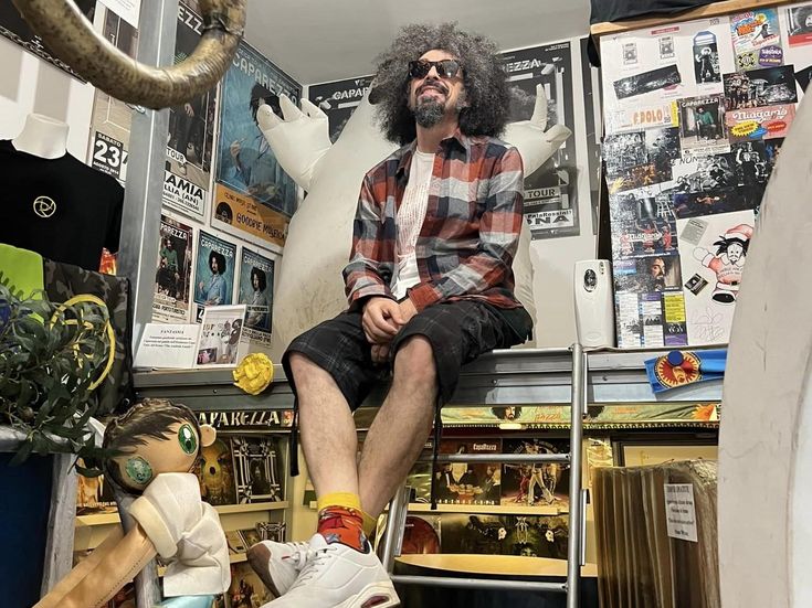 √ Caparezza: Biografia, Notizie, Concerti e Approfondimenti - Rockol