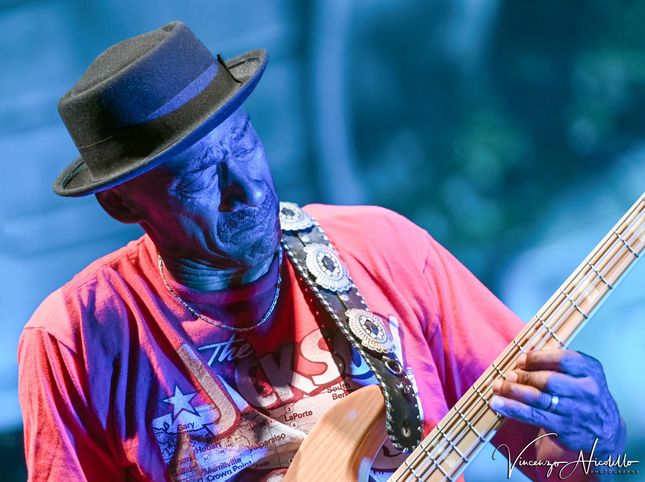 √ Marcus Miller - LAID BLACK recensione - Rockol